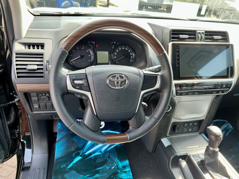 A Review of the Toyota Land Cruiser Prado VXL 2023 - RYNO