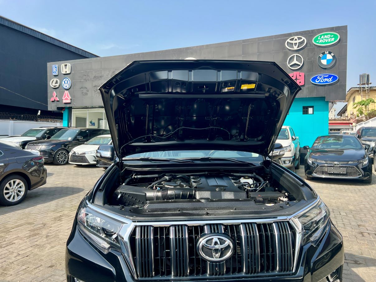 A Review of the Toyota Land Cruiser Prado VXL 2023 - RYNO